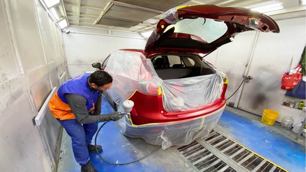 Beneficios de pintar los carros en cabina - Taller automotriz en Bogotá